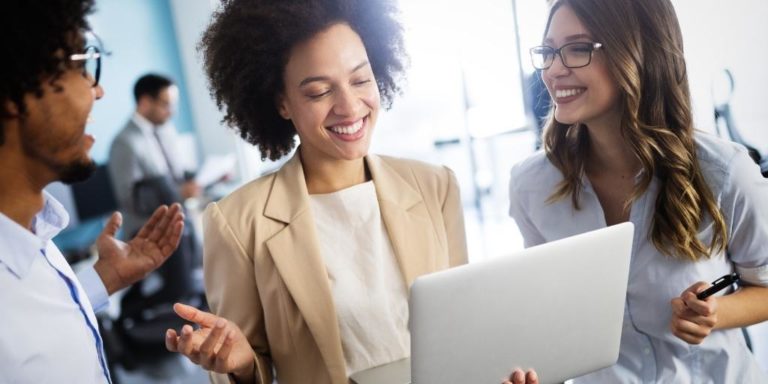 What Are the Qualities of a Good Marketer? - Viral Solutions